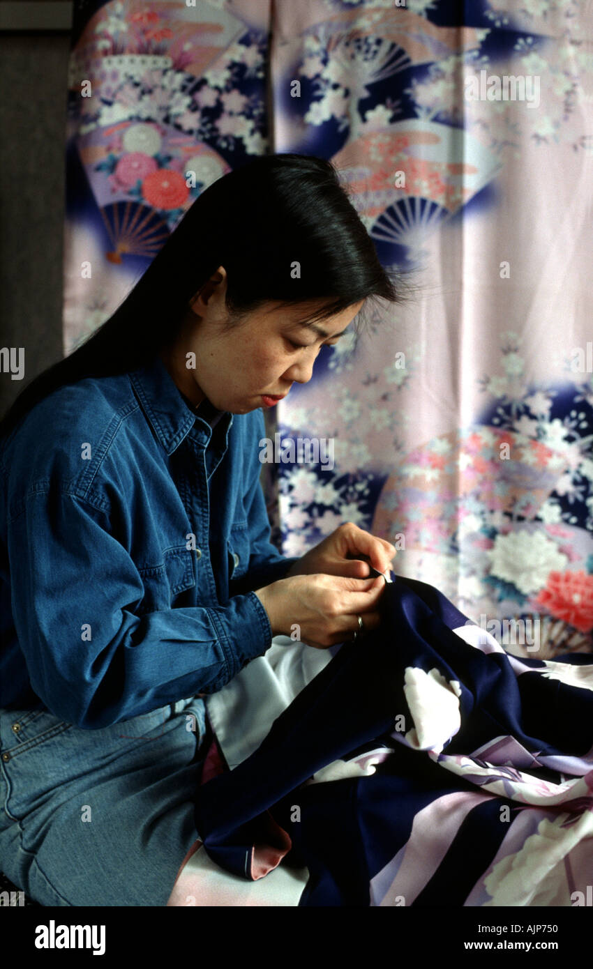 Japanese kimono maker sewing Stock Photo - Alamy