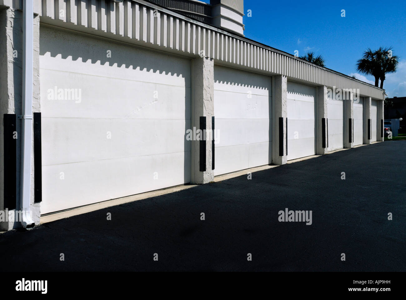 parking garage for condos in florida Stock Photo - Alamy