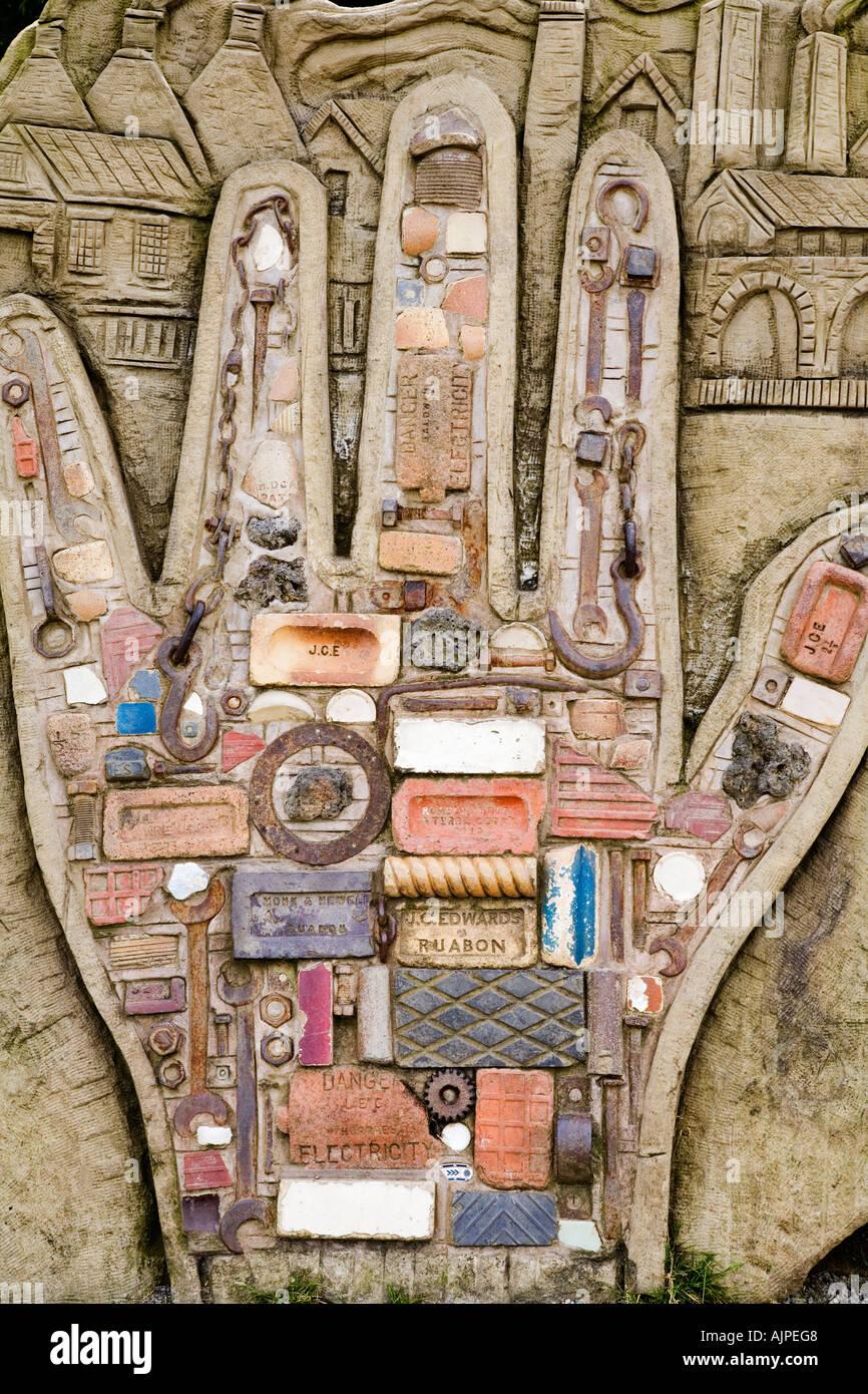 Hand sculpture hi-res stock photography and images - Alamy