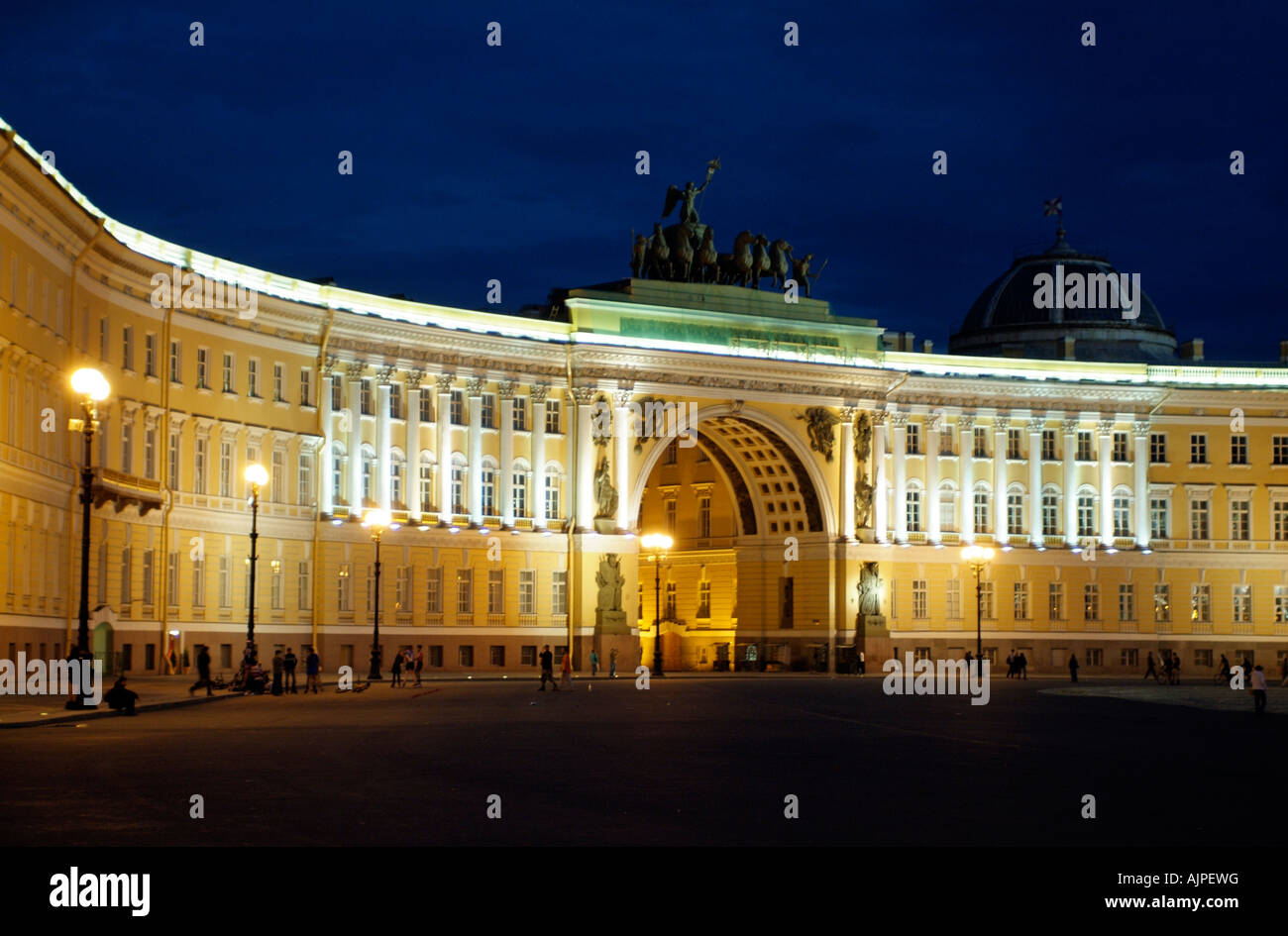 Floodlit View of The General Staff Building and Rossi Arch at Night in ...