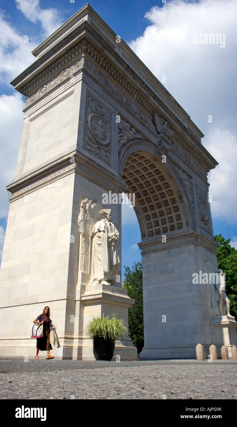 washington square park triumphal arch New York City Stock Photo - Alamy