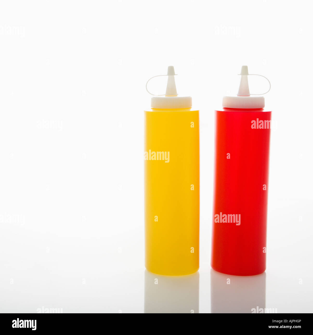 Mustard and ketchup containers hi-res stock photography and images - Alamy