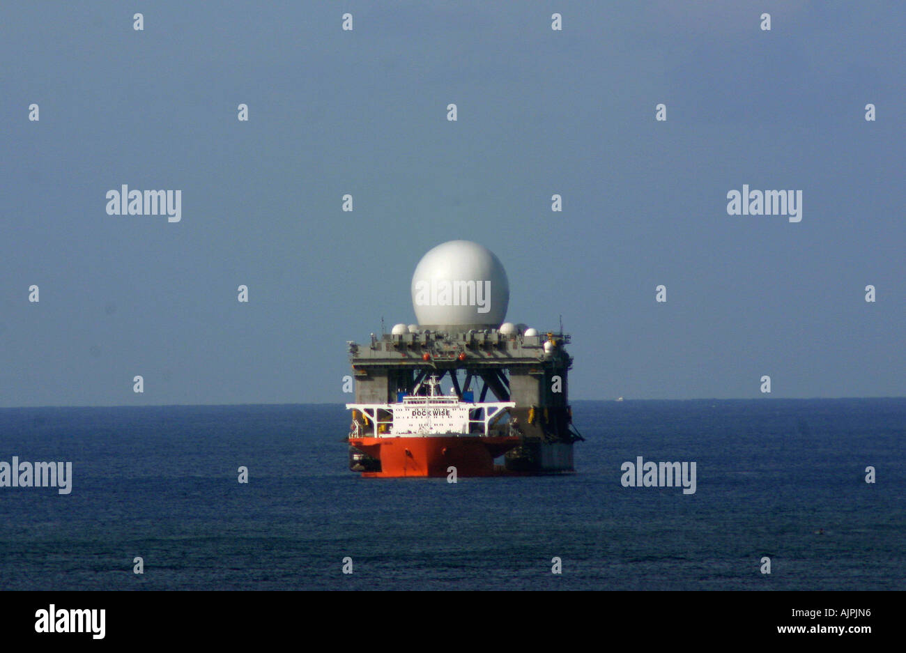 Sea based x band radar hi-res stock photography and images - Alamy