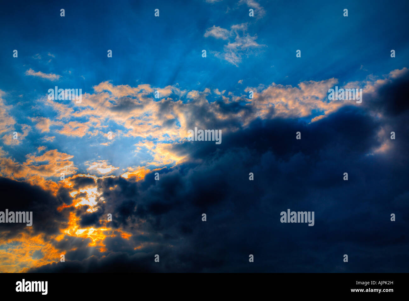 Sunlight piercing through clouds hi-res stock photography and images ...
