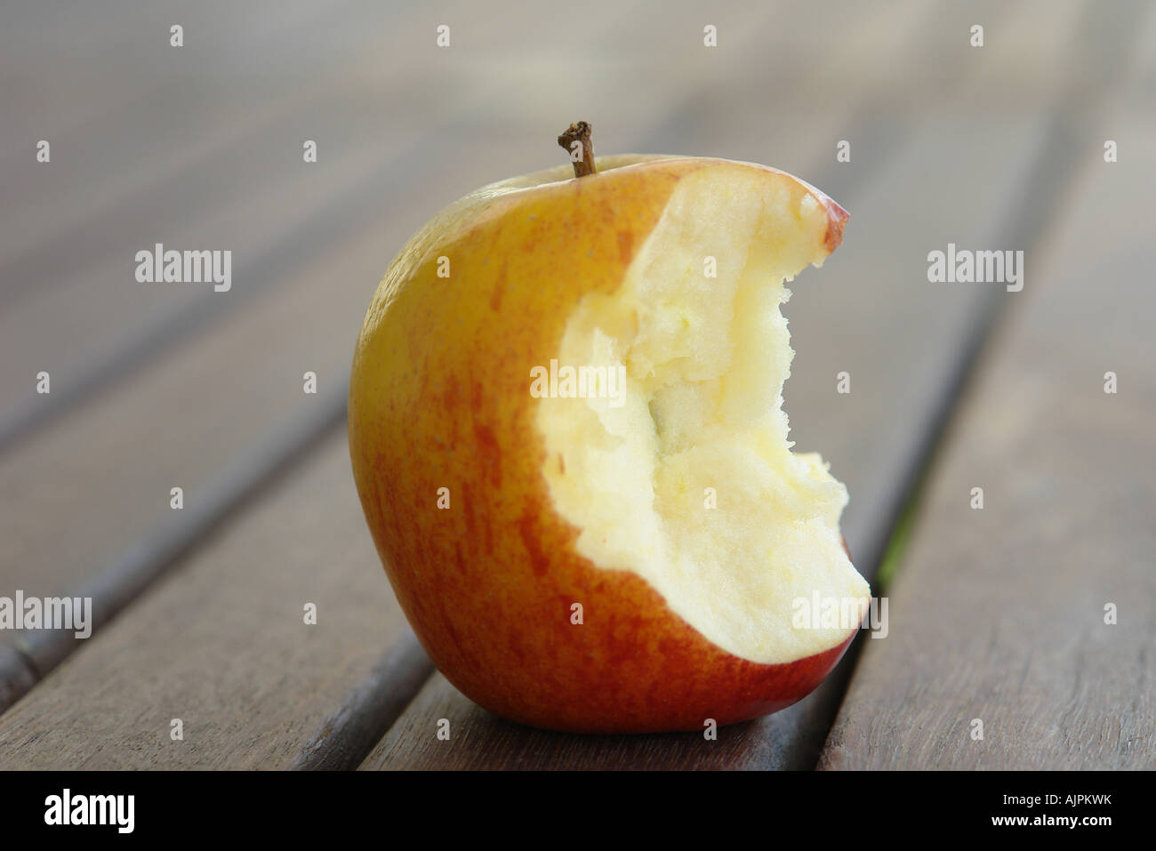 Core fruit still life hi-res stock photography and images - Alamy