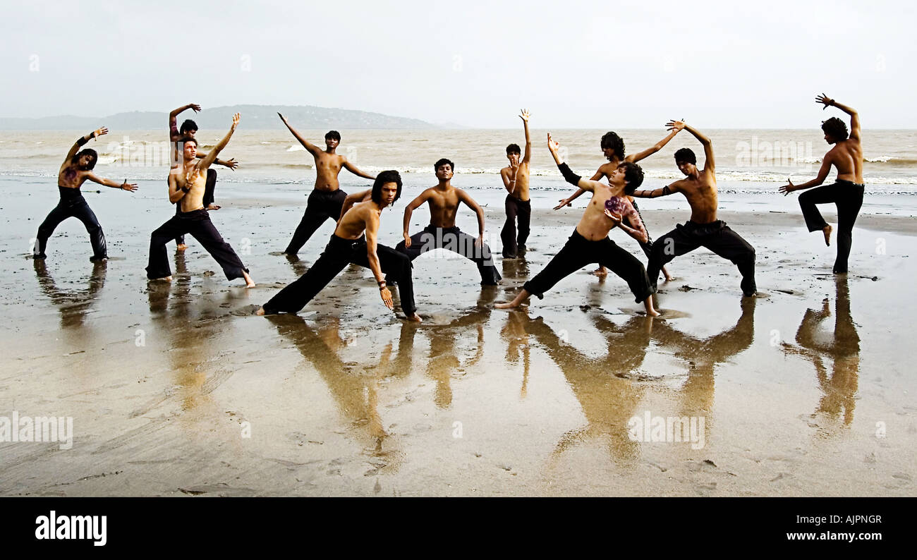 A dance troupe performing Stock Photo - Alamy
