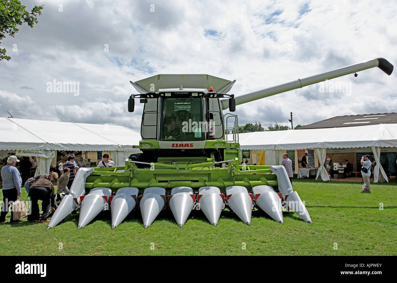Combine Harvesters England Stock Photos & Combine Harvesters England ...