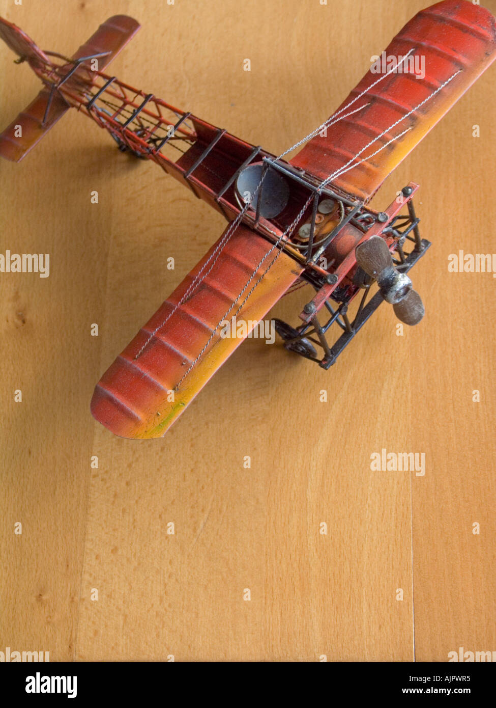 Metal model aircraft hi-res stock photography and images - Alamy