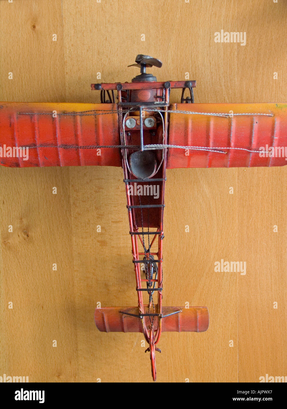 Metal model aircraft hi-res stock photography and images - Alamy