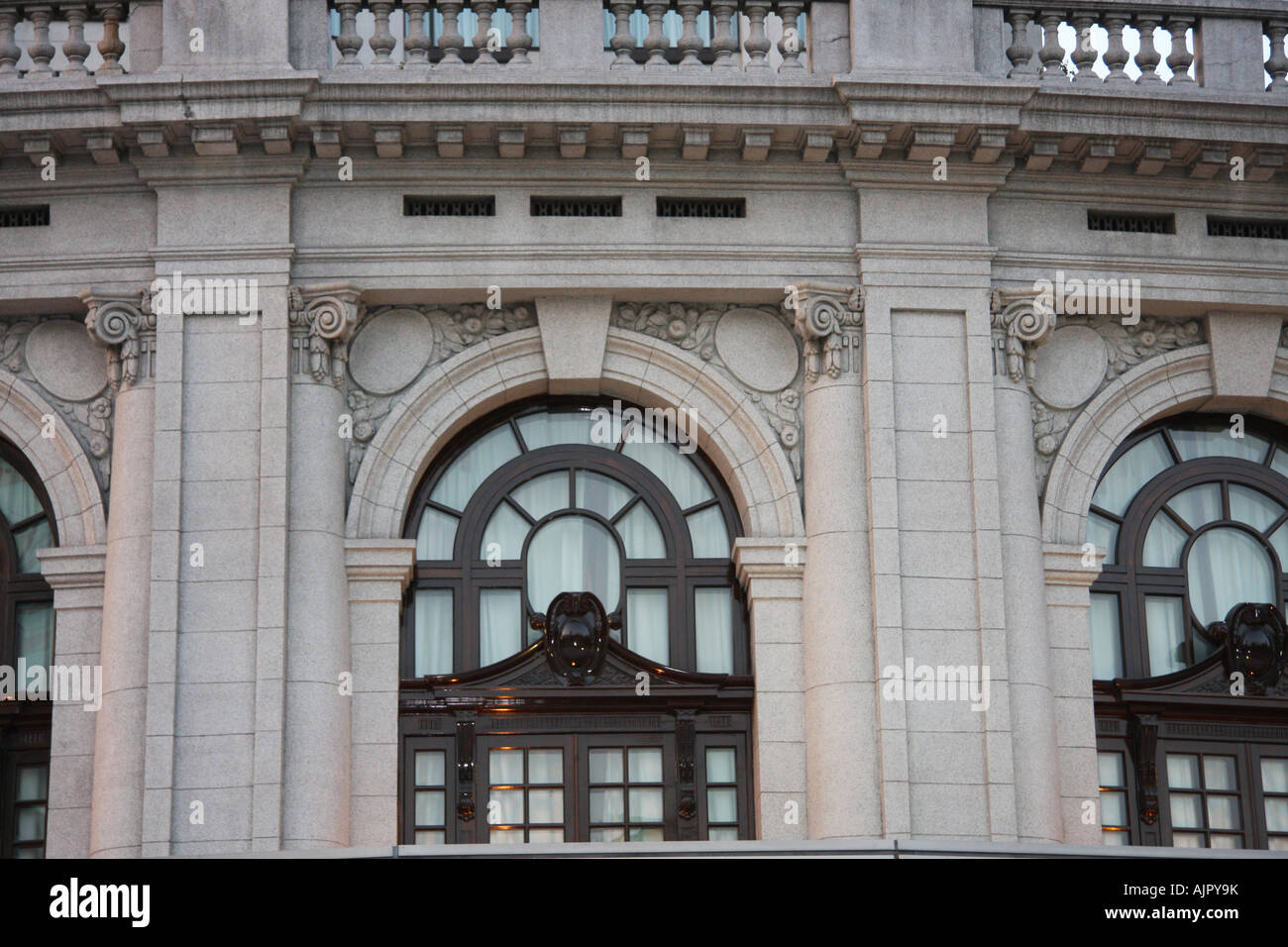 Shanghai architecture art deco hi-res stock photography and images - Alamy
