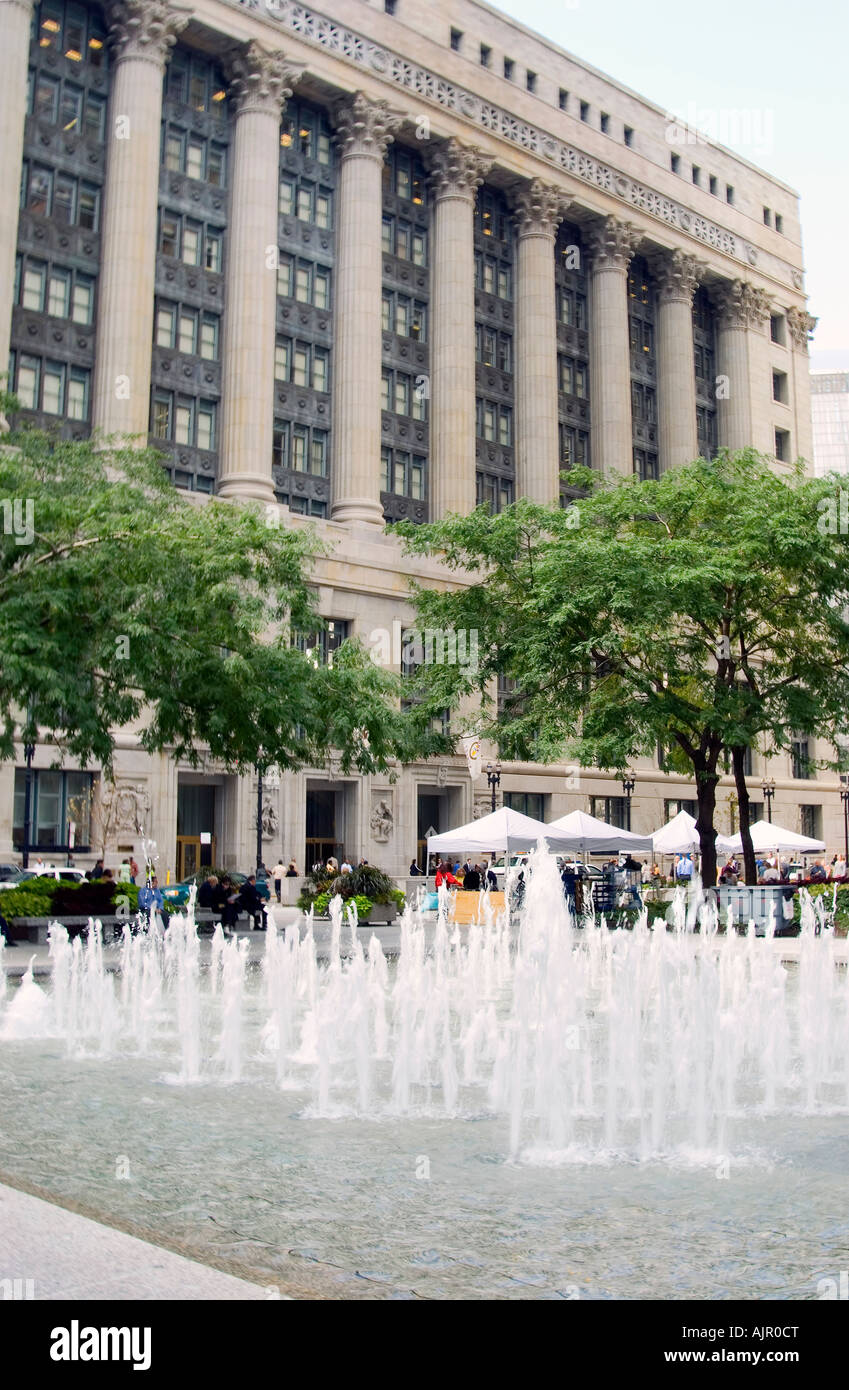 Chicago city hall exterior hi-res stock photography and images - Alamy
