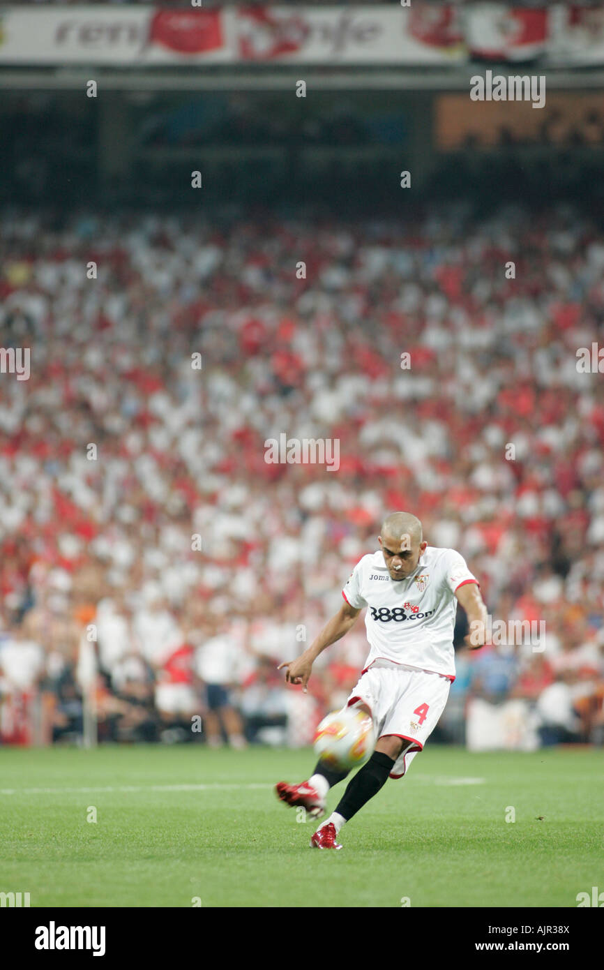 Sevilla daniel alves hi-res stock photography and images - Alamy
