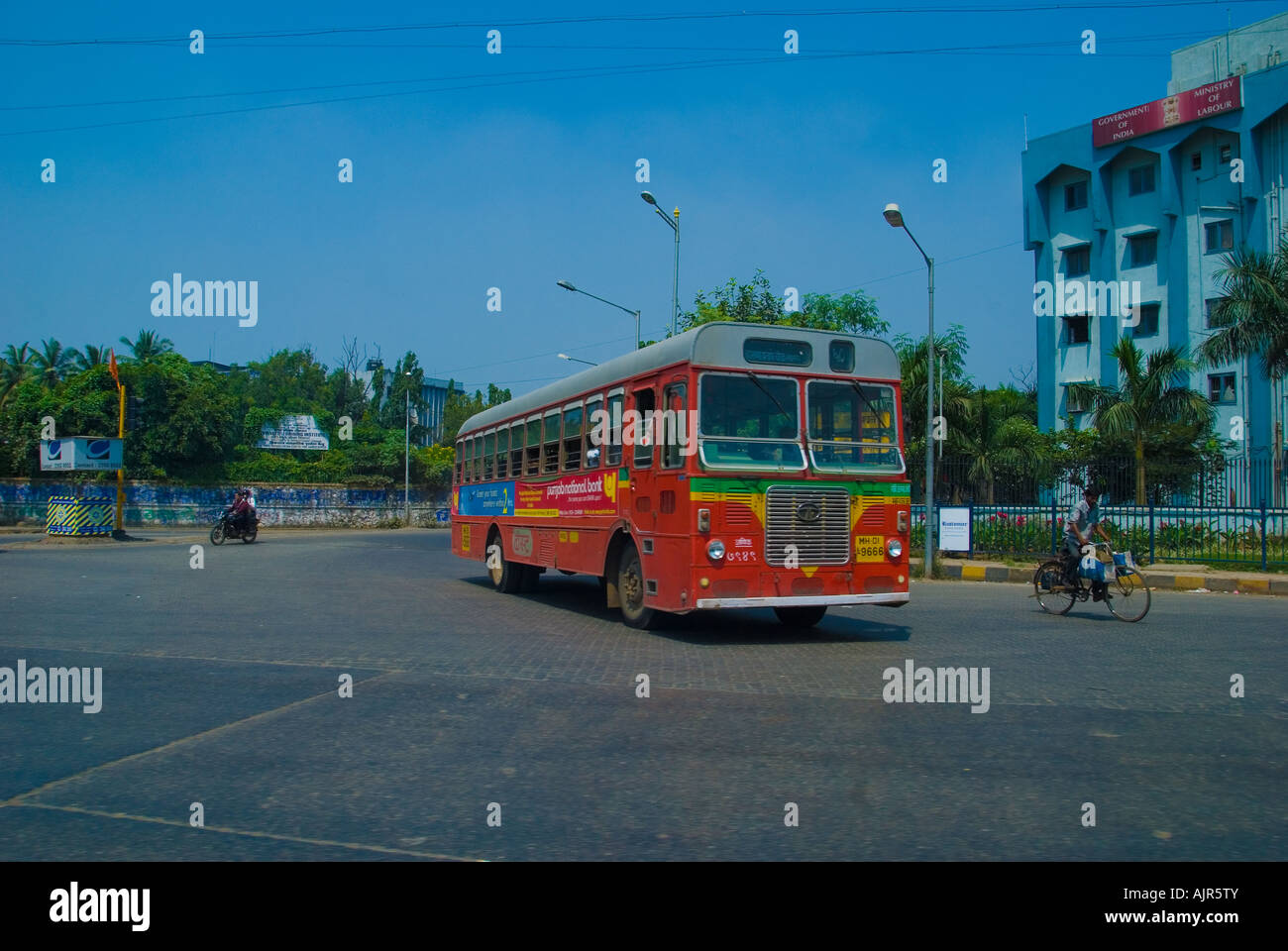 Indian bus hi-res stock photography and images - Alamy