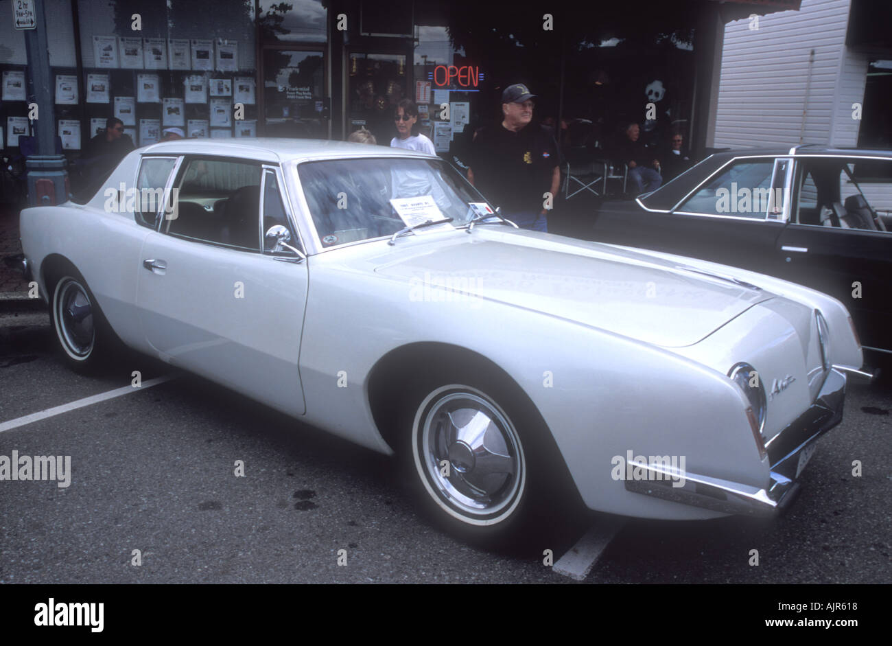 Avanti studebaker hi-res stock photography and images - Alamy