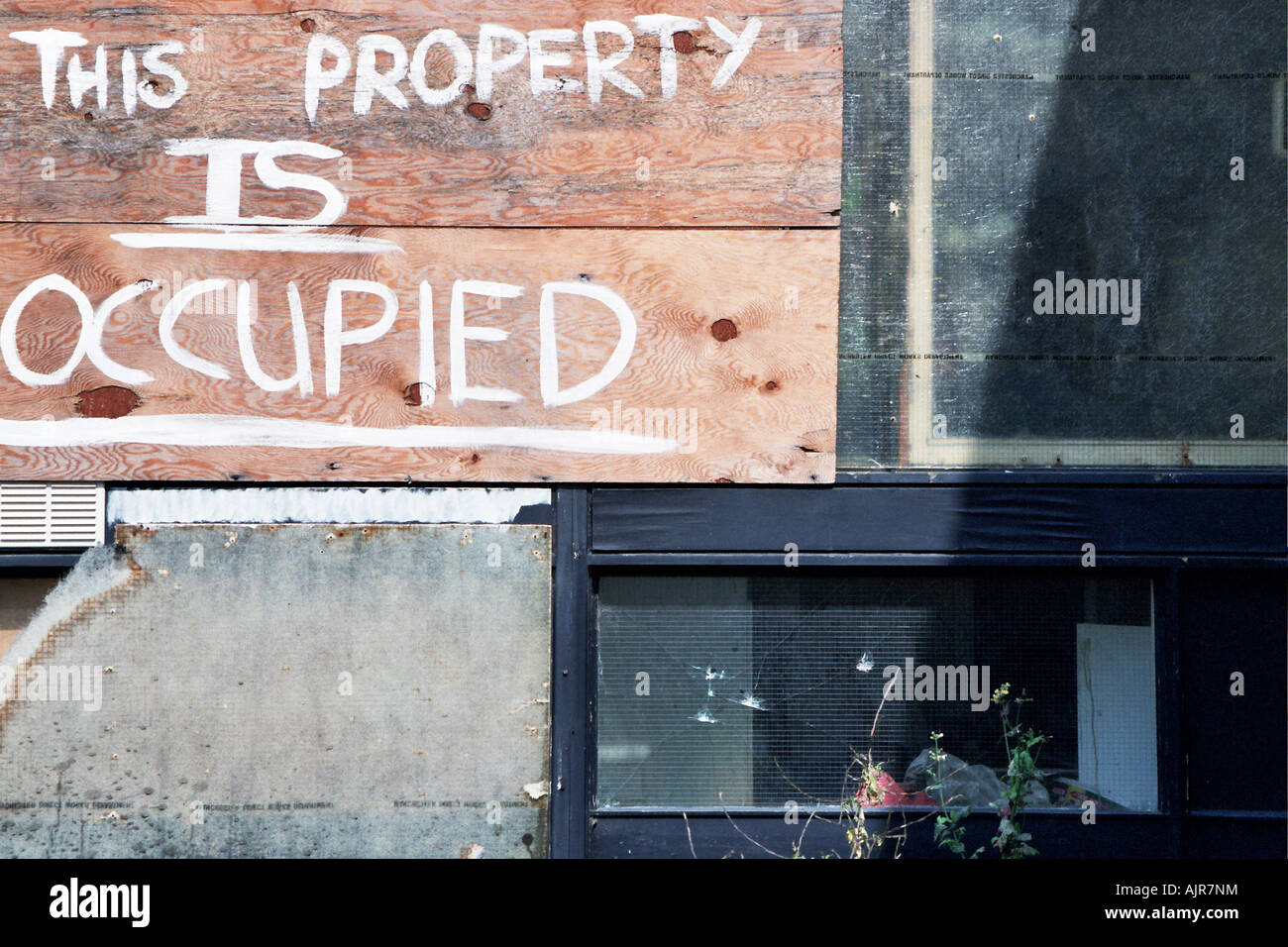 Deface property hi-res stock photography and images - Alamy