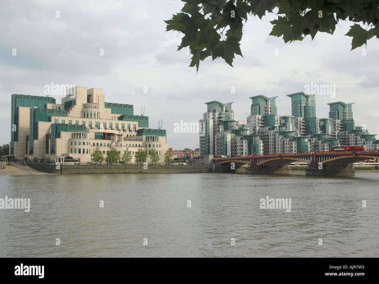 Hq building hi-res stock photography and images - Alamy