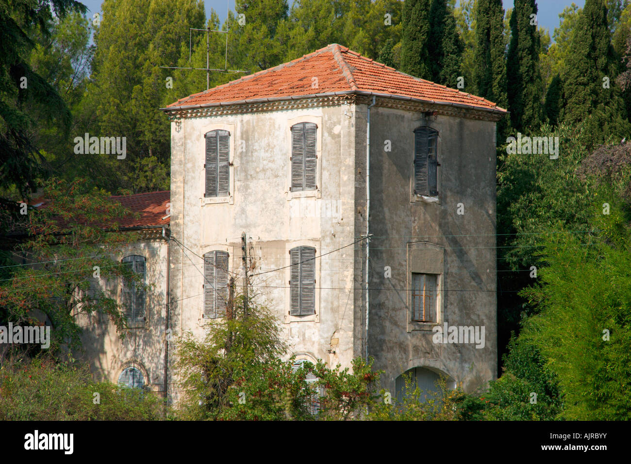 Old french house hi-res stock photography and images - Alamy