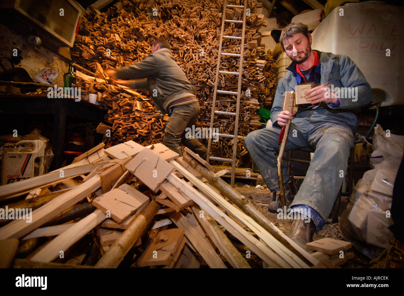 Bonfire night preparations, 6000 torches are made by hand before the ...