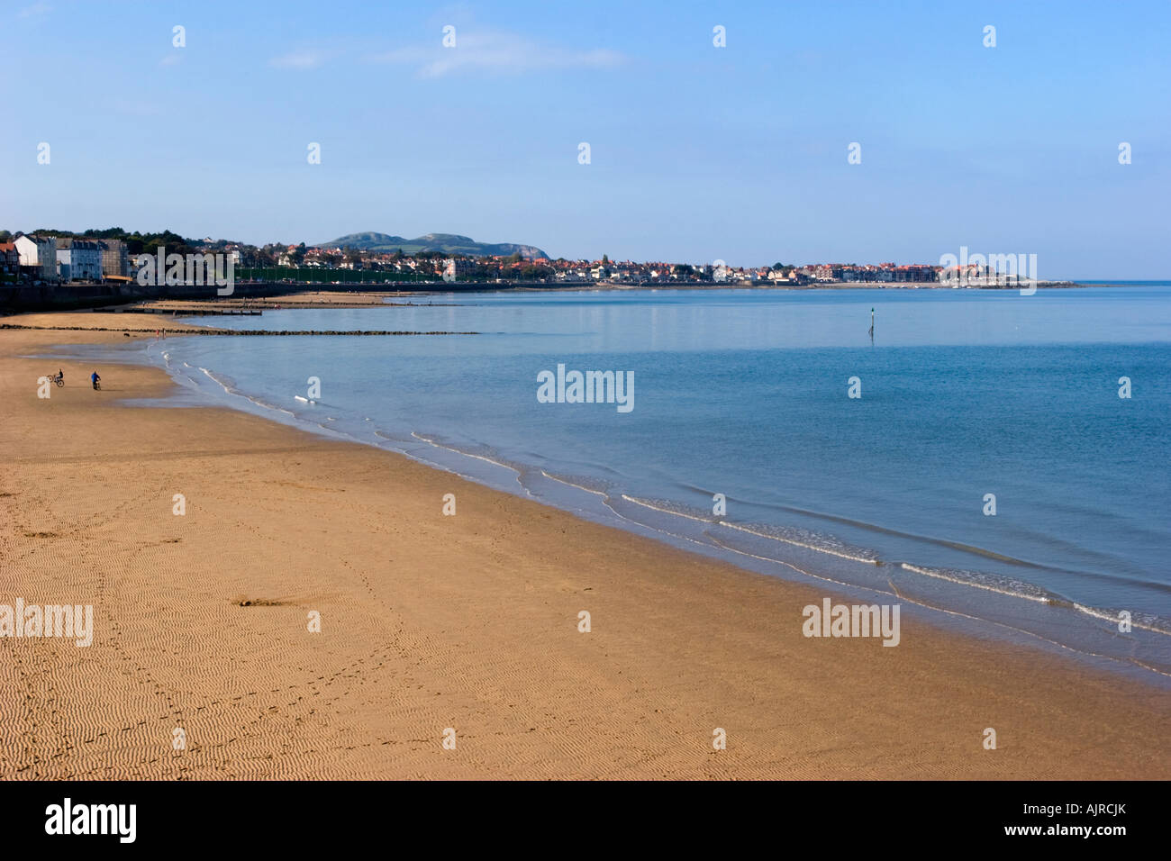 Colwyn bay beach sweeping to Penrhyn Bay in the distance Stock Photo ...