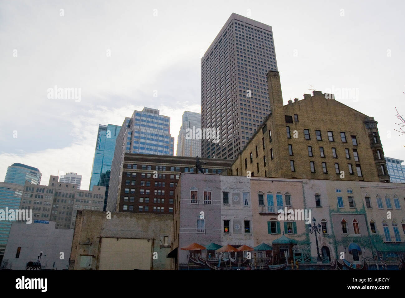 Minneapolis target center hi-res stock photography and images - Alamy
