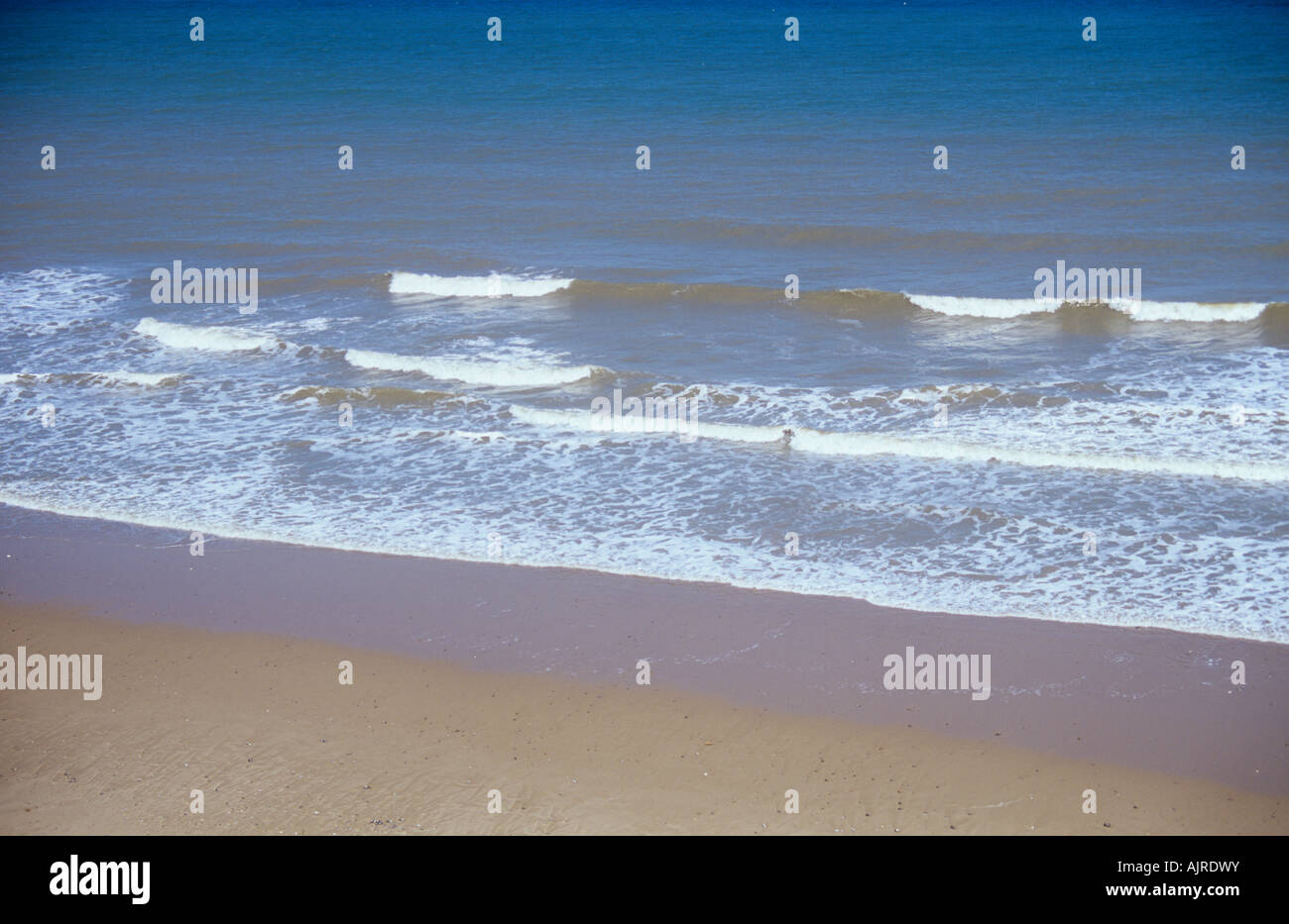 Wide ocean view gentle waves hi-res stock photography and images - Alamy