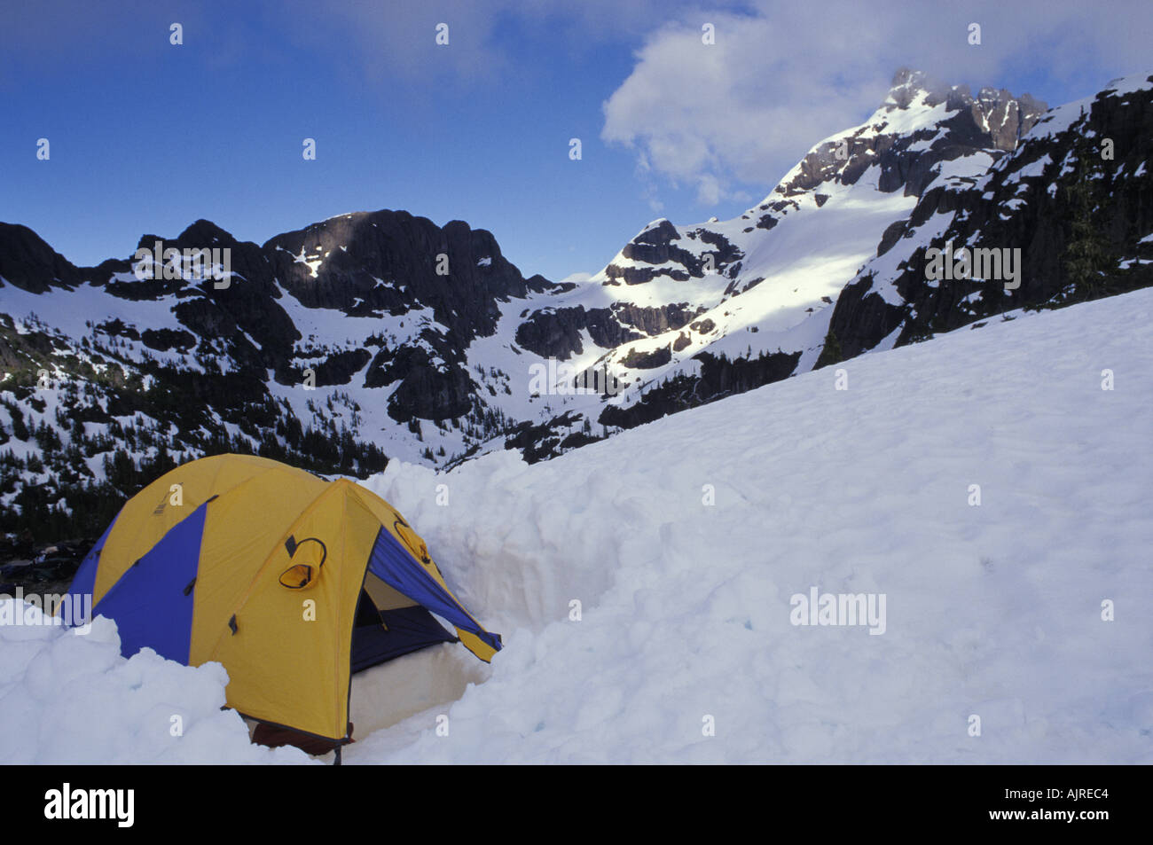 Snow tent hi-res stock photography and images - Alamy