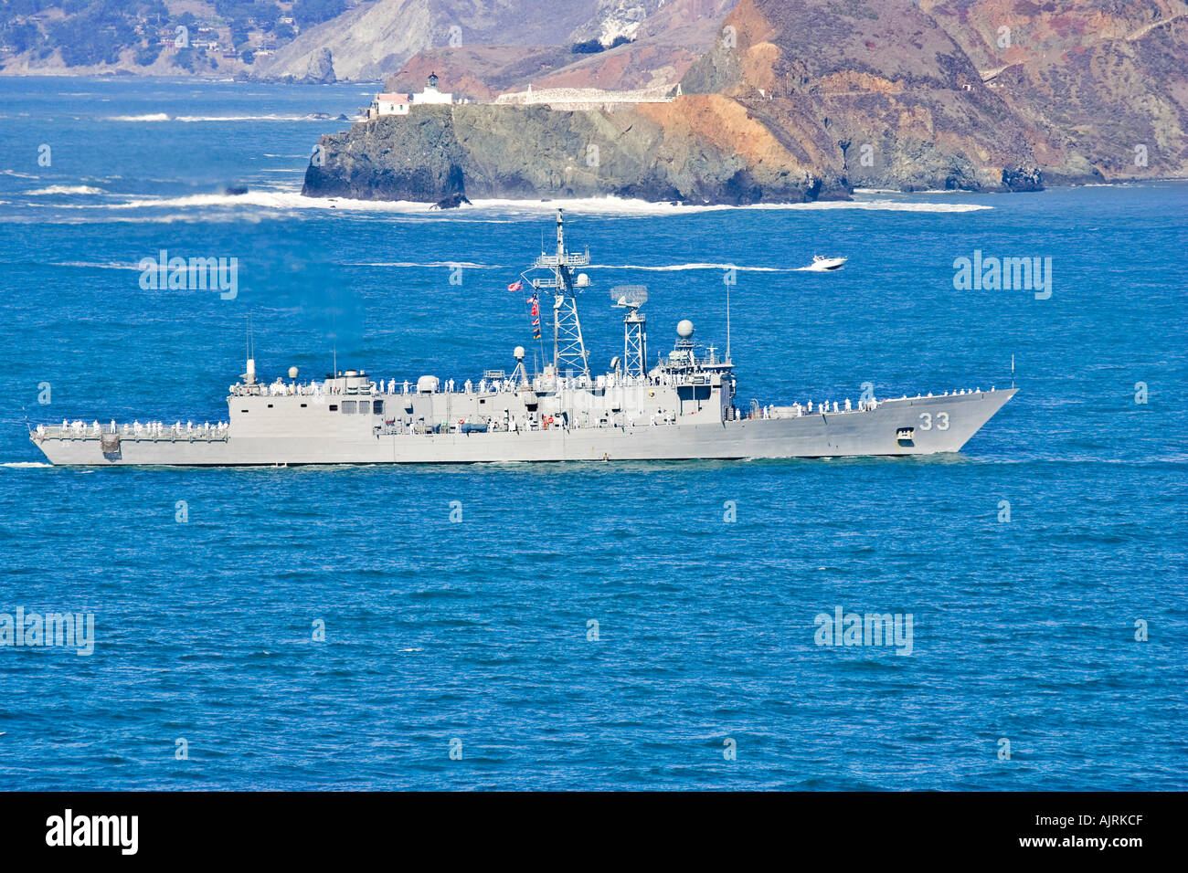 A U S Navy Oliver Hazard Perry Class Frigate entering Golden Gate Stock ...