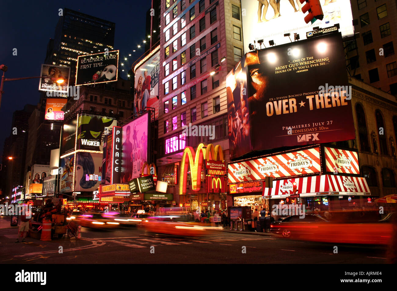 New york city times square eat* hi-res stock photography and images - Alamy