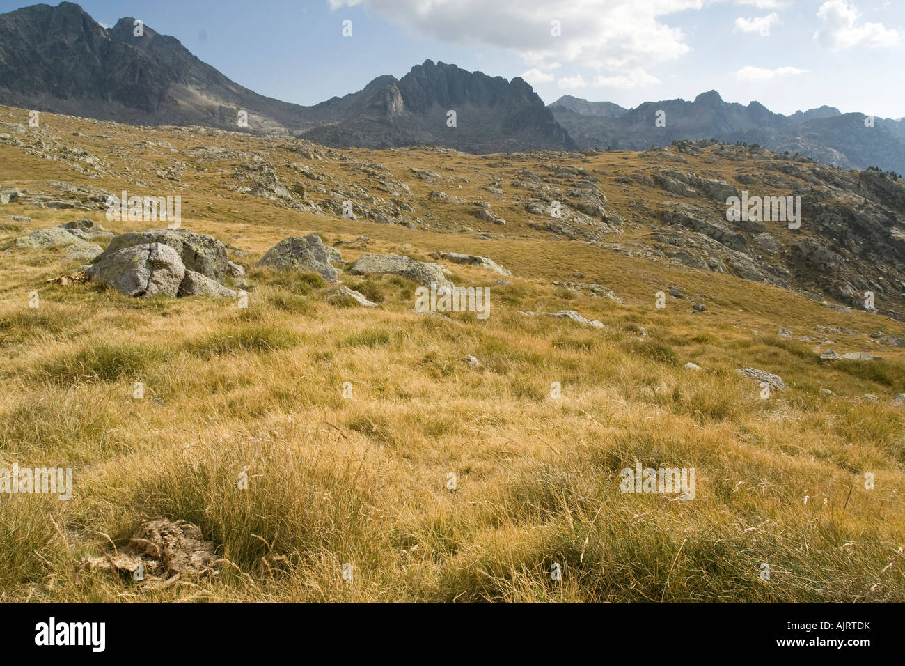 The beautiful mountain scenery and the lakes of the Parque Nacional de ...