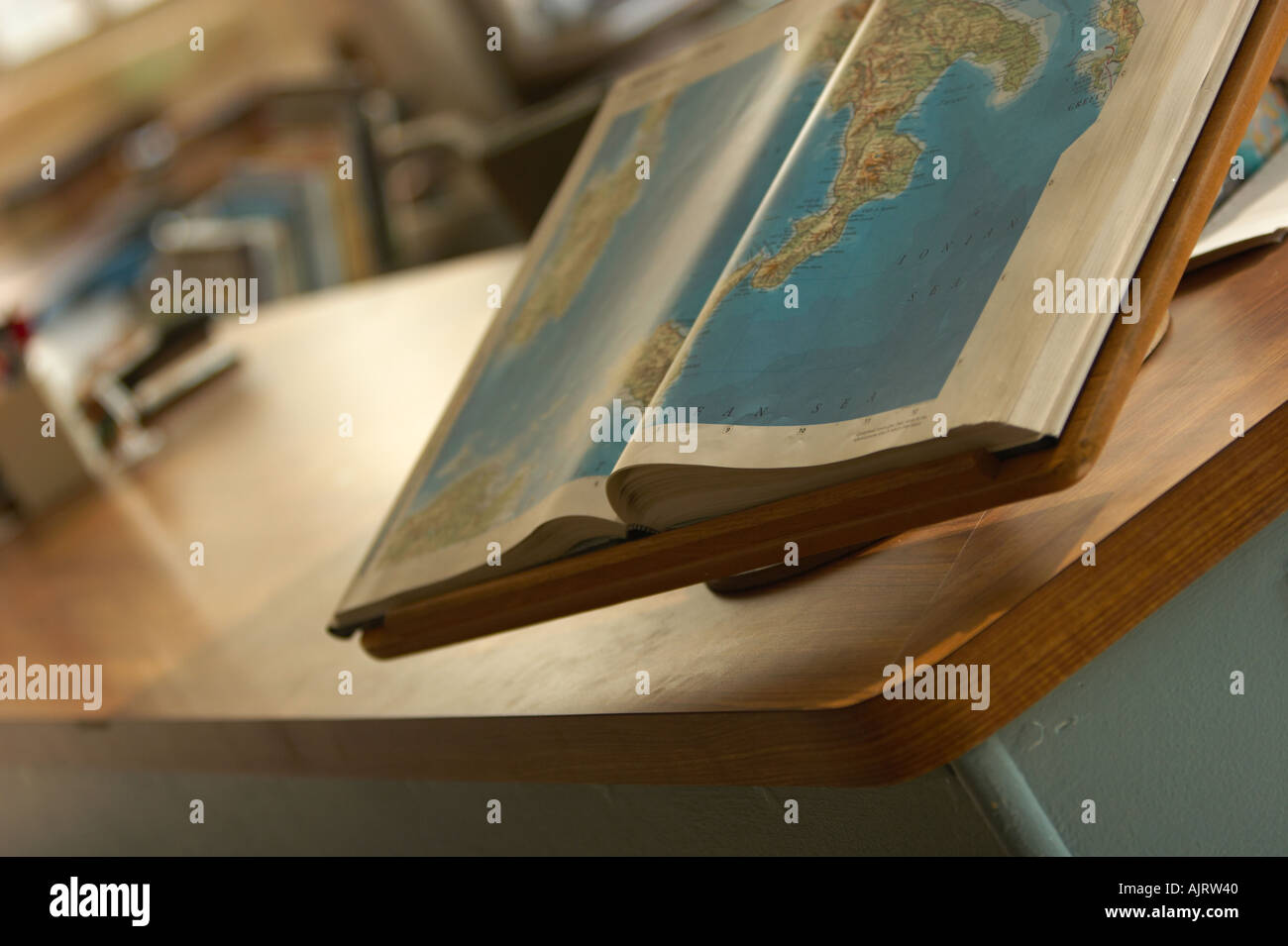 A desk in a library Stock Photo - Alamy