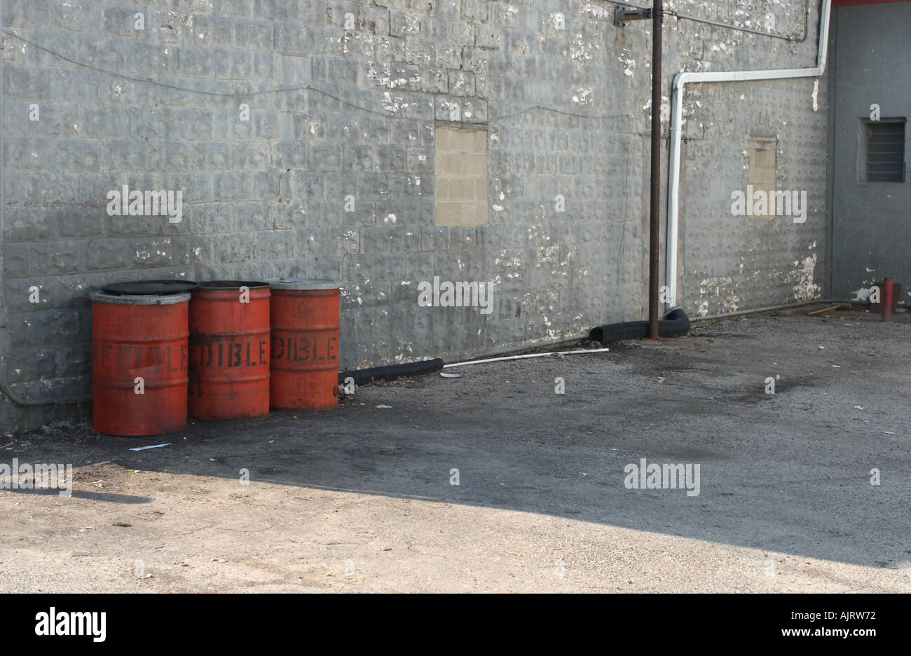 A lonely alleyway in a rundown area Stock Photo - Alamy