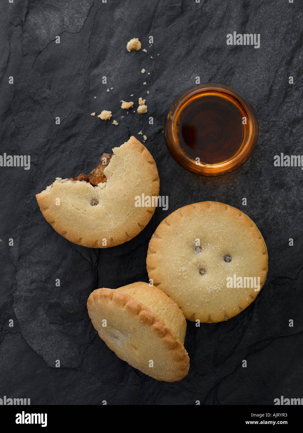 Stack of mince pies hi-res stock photography and images - Alamy