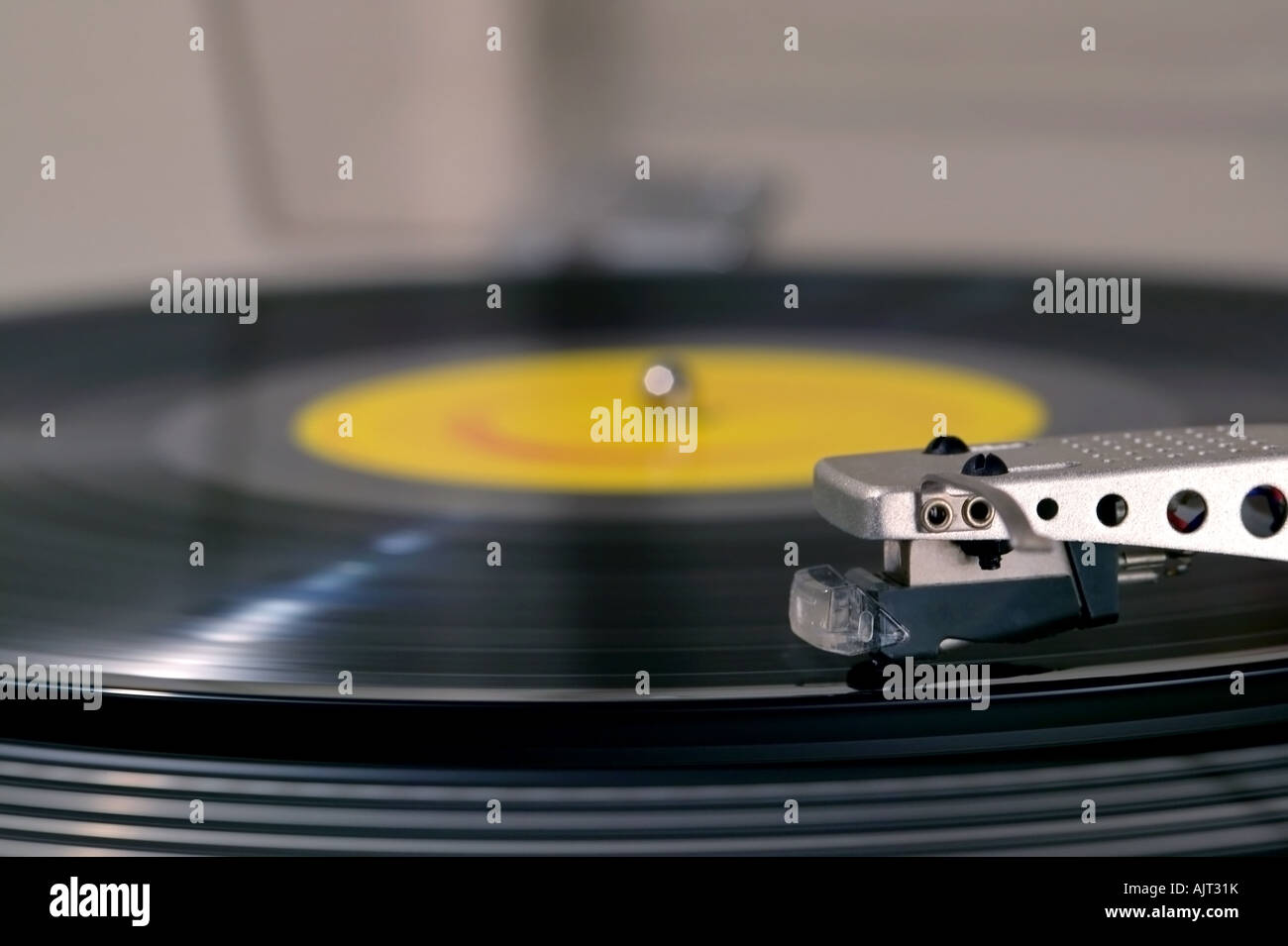 Close up side view of a record player Stock Photo - Alamy