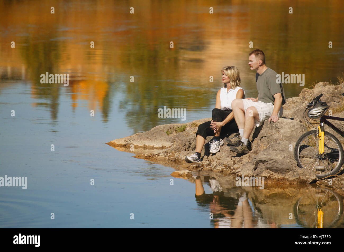 Mature couple bicycle hi-res stock photography and images - Alamy