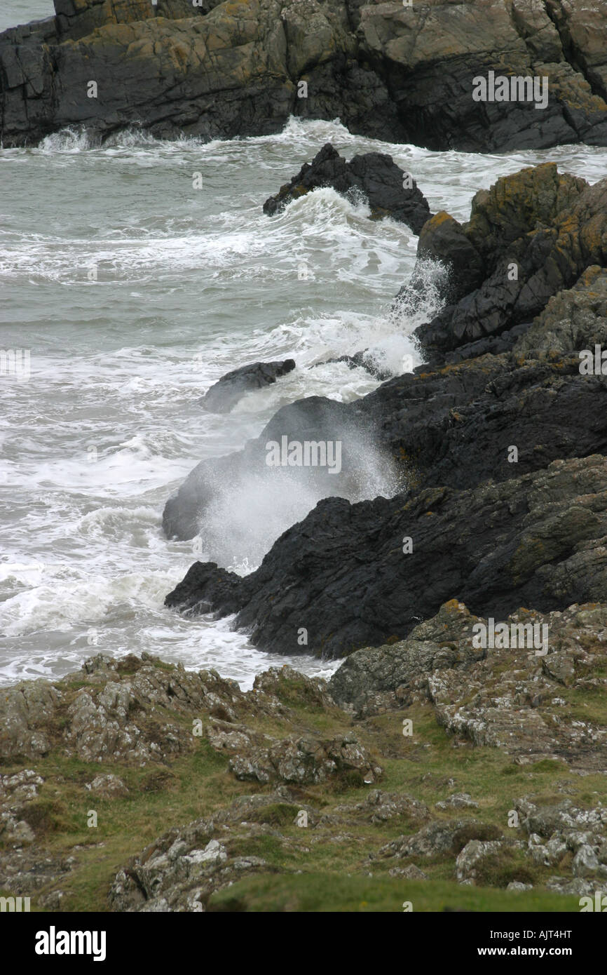 Sea waves breaking on rocks Stock Photo - Alamy