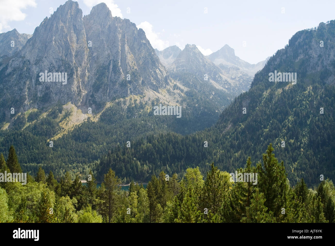 The beautiful mountain scenery and the lakes of the Parque Nacional de ...