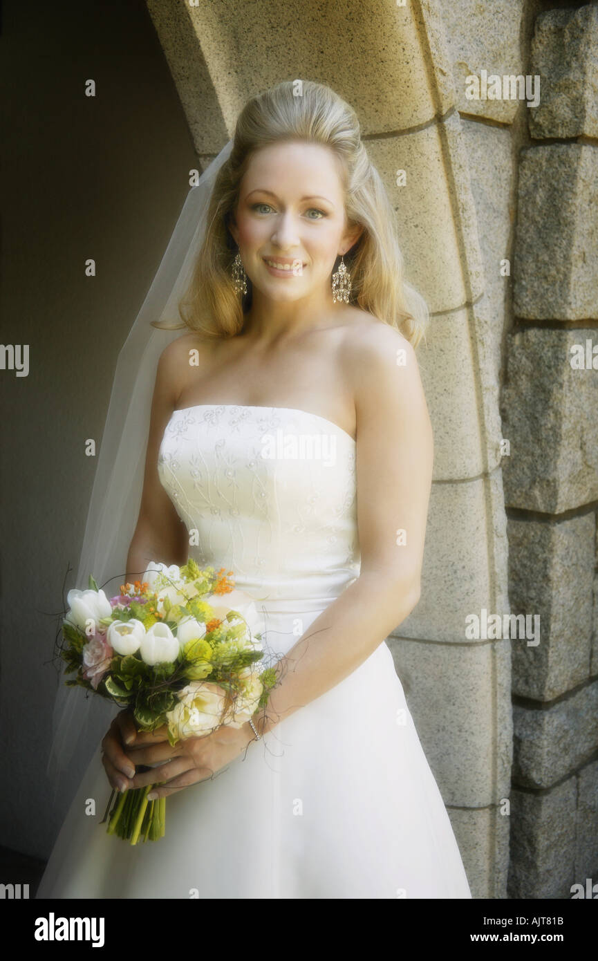 Beautiful blond bride wedding hi-res stock photography and images - Alamy