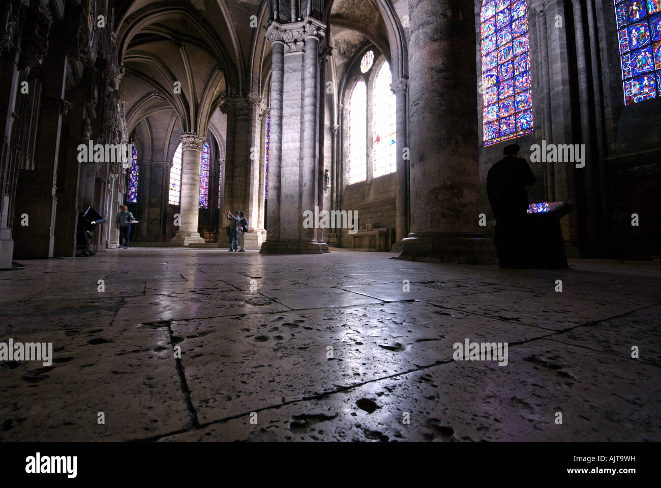Interior of Chartres Cathedral Stock Photo - Alamy