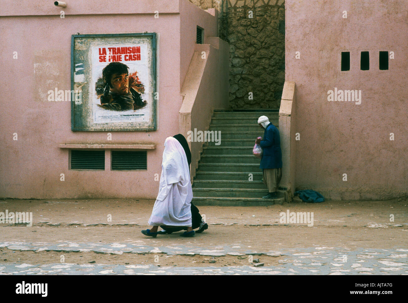 White women wearing burka hi-res stock photography and images - Alamy