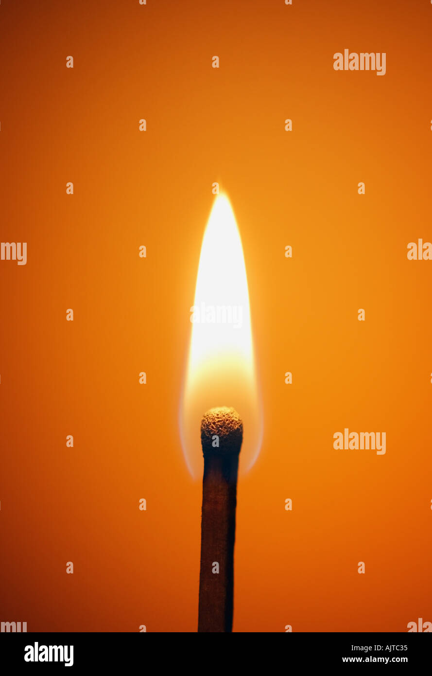 Burned match sticks hi-res stock photography and images - Alamy