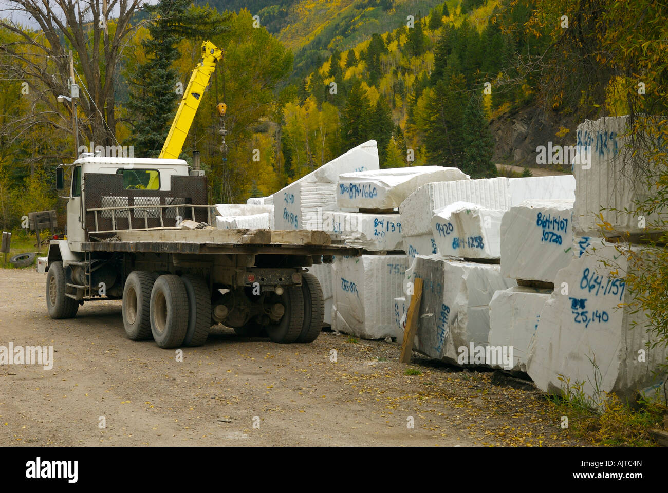 Quarry haul truck hi-res stock photography and images - Alamy