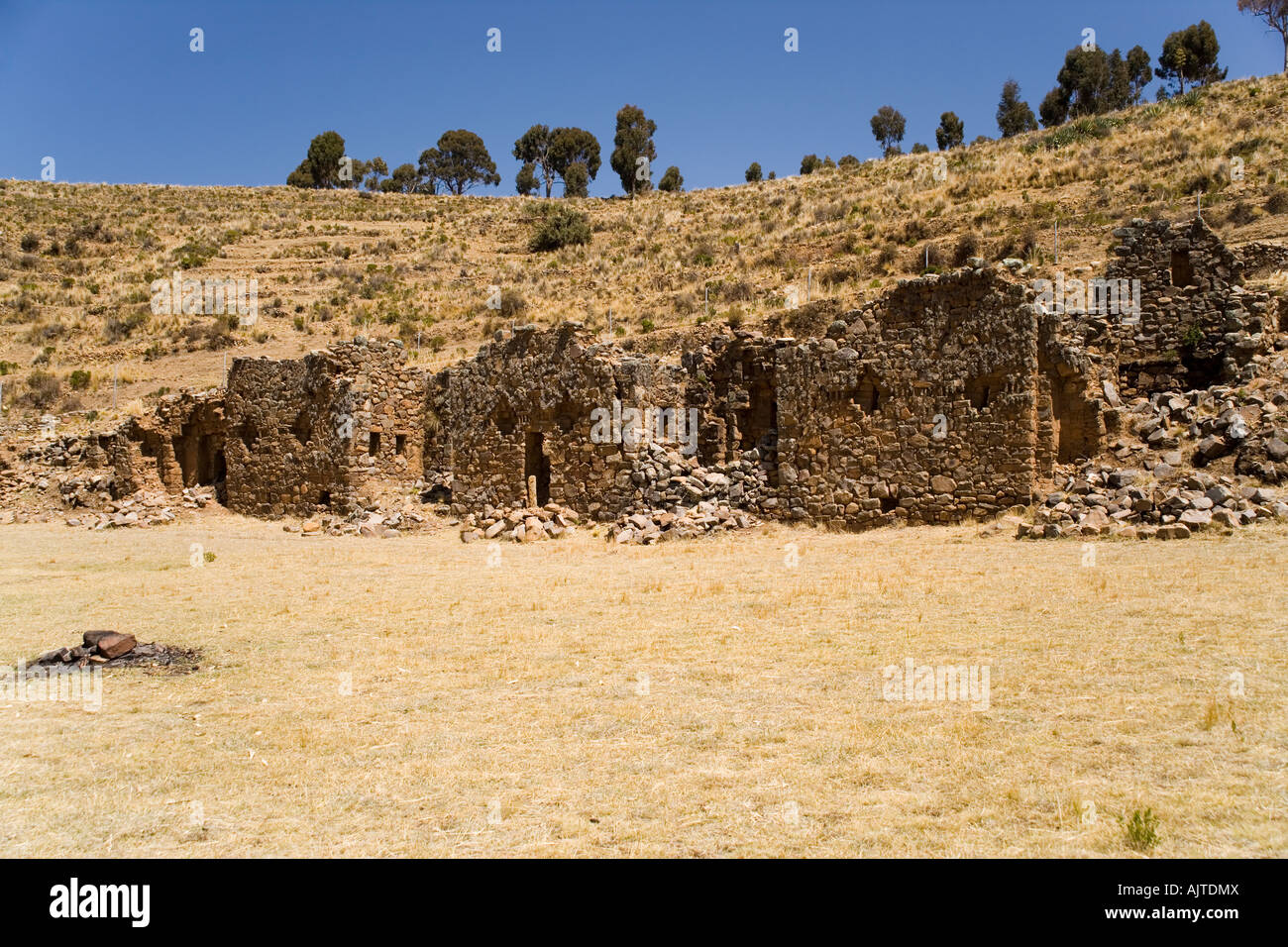 Inca remains called Inak Uyu, the court of Women on the Isla de la Luna ...