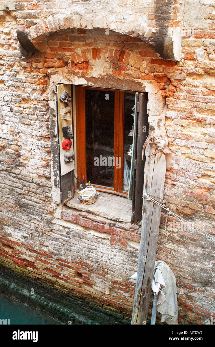Mask workshop in Venice Stock Photo - Alamy