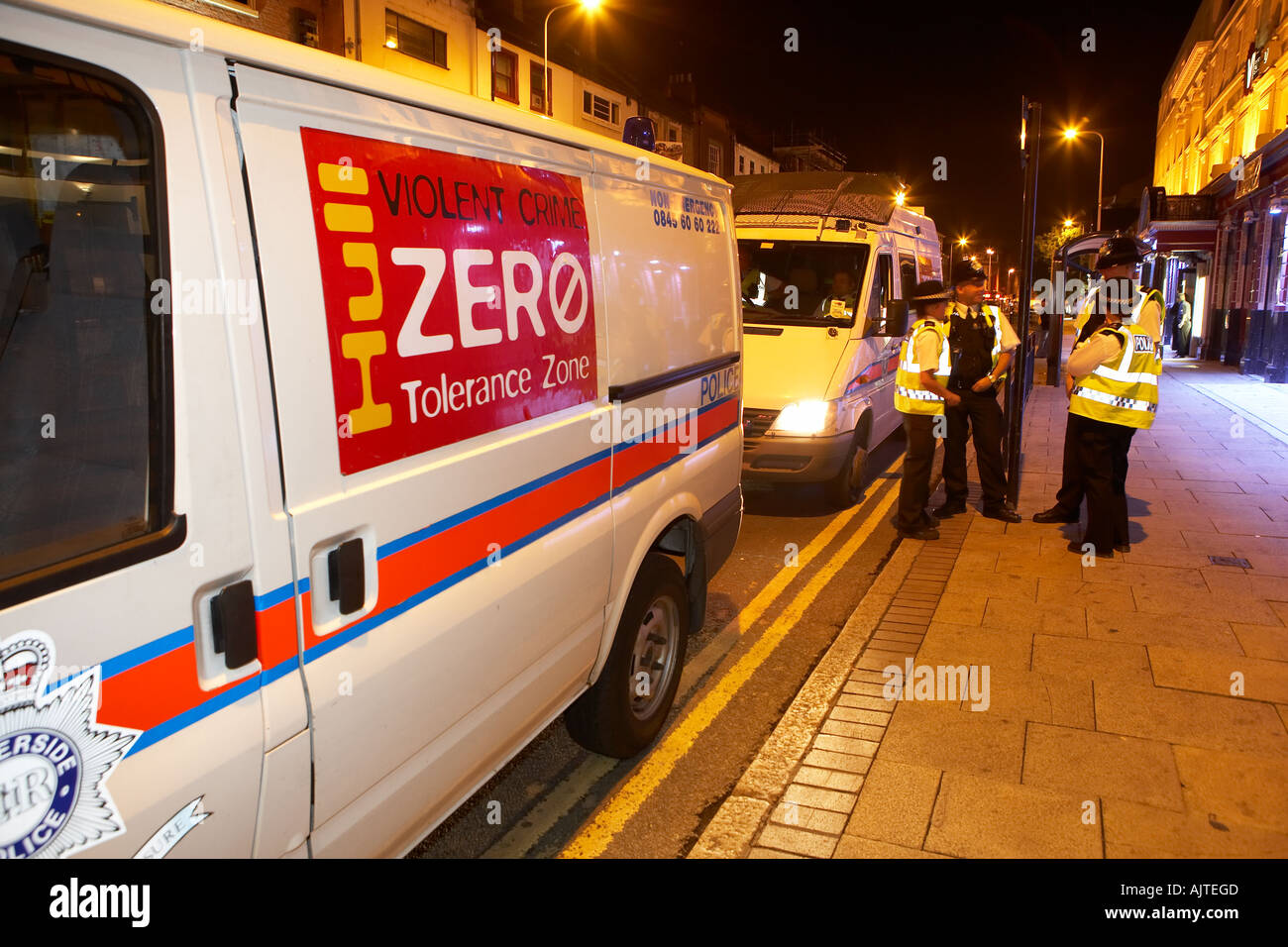 Humberside police offficers next to violent crime zero tolerence ...