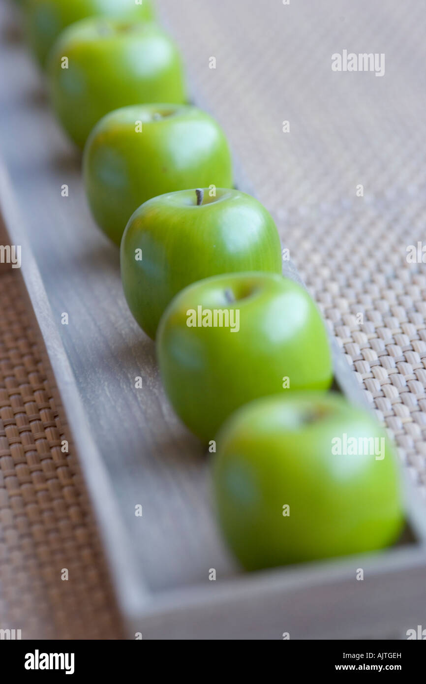 High angle view of apples in a row Stock Photo - Alamy