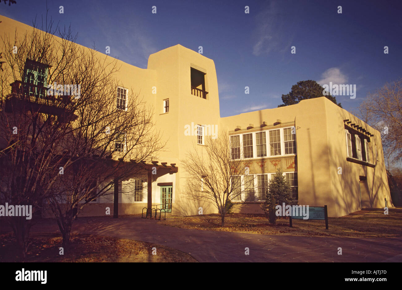 Albuquerque new mexico city hall hi-res stock photography and images ...