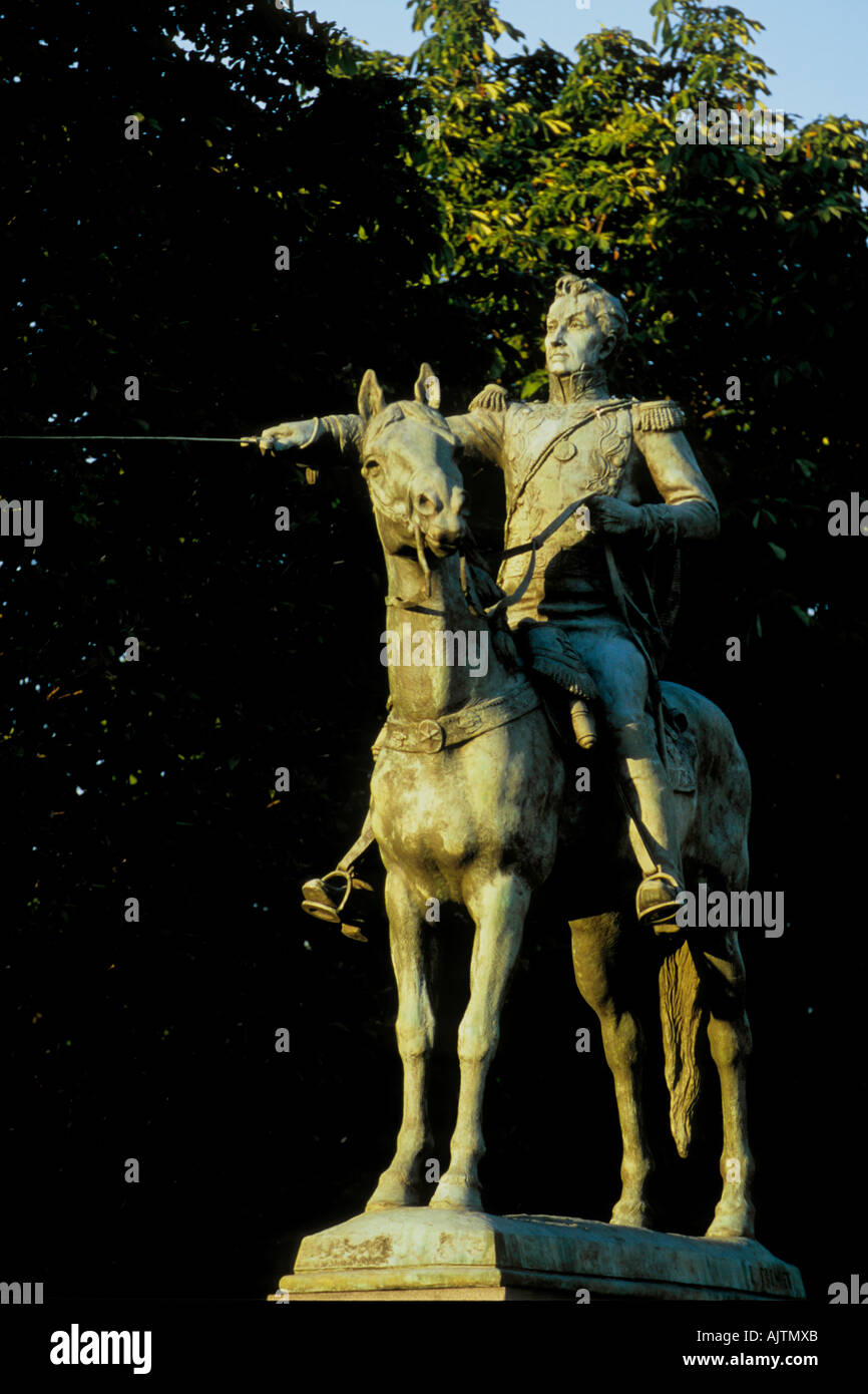 France Paris Simon Bolivar statue Stock Photo - Alamy
