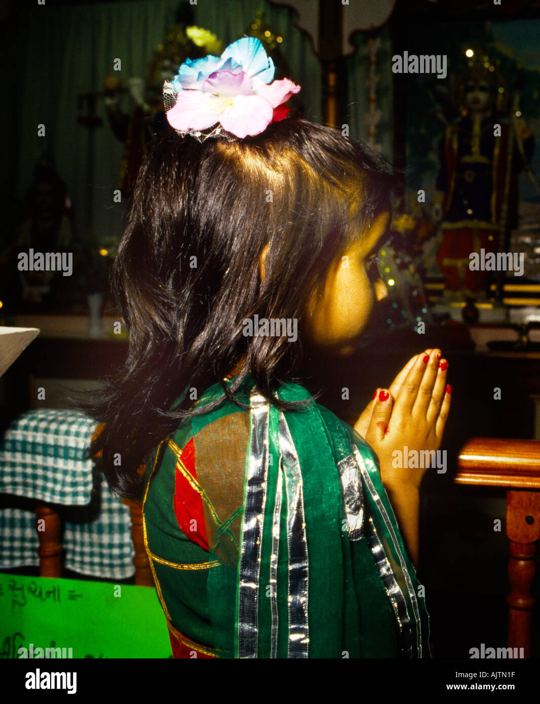 Wembley London Children Praying Hindu Temple On Diwali Stock Photo - Alamy