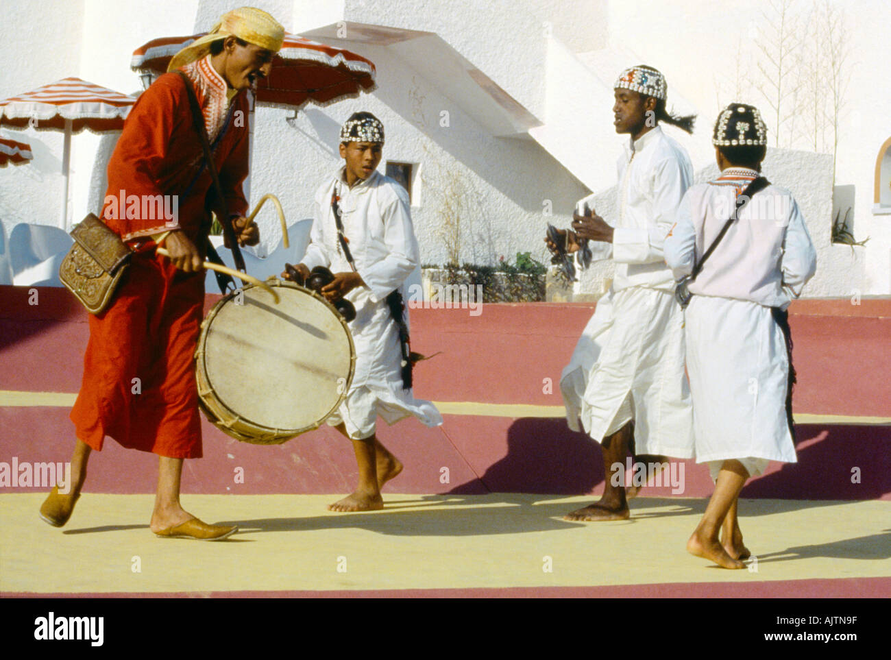 Arabian Sands Morocco Musicians Dancing Stock Photo - Alamy