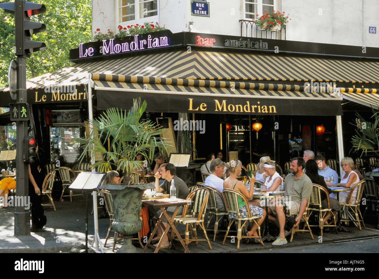 Le mondrian paris hi-res stock photography and images - Alamy